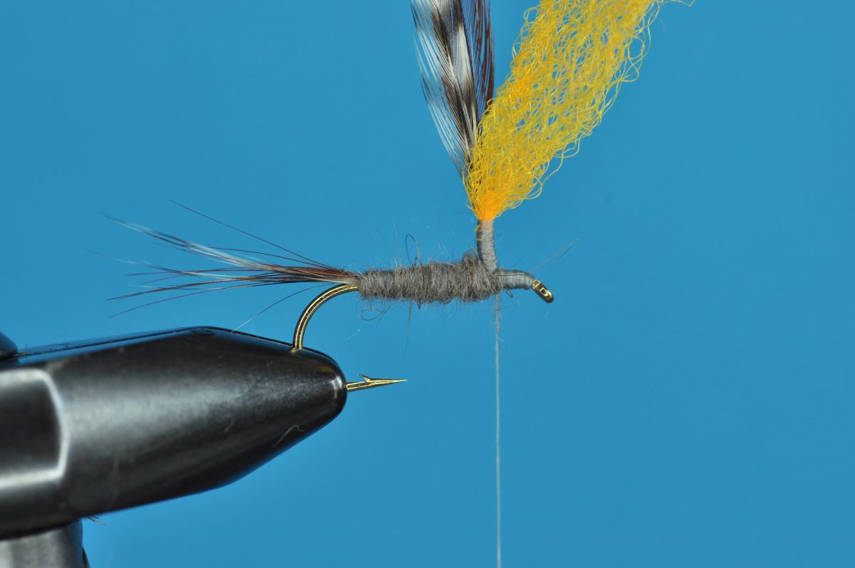 Parachute Adams Fly Step-by-Step - The Fat Fingered Fly Tyer