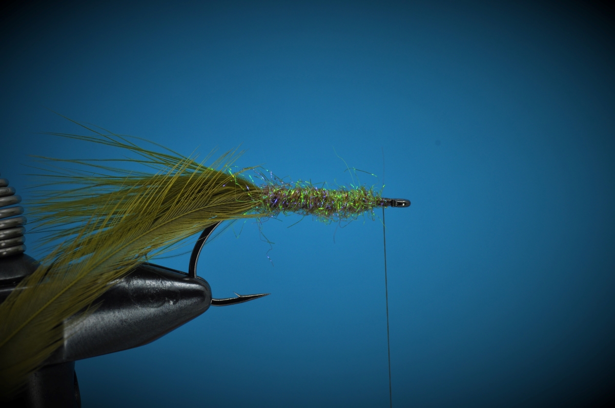Peanut Envy Streamer Step-by-Step - The Fat Fingered Fly Tyer
