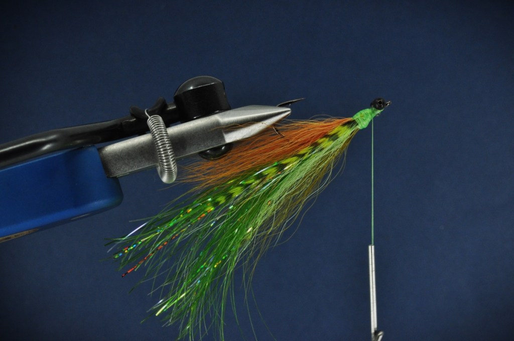 Flashtail Whistler Streamer Step-by-Step - The Fat Fingered Fly Tyer